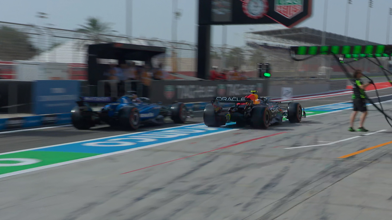 2025 Bahrain GP FP1: Tsunoda overtakes Albon in the pit lane