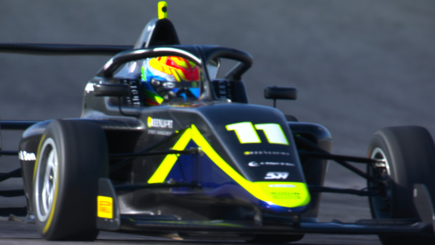 F1 ACADEMY RACE 3: Jess Edgar takes maiden win in Austin