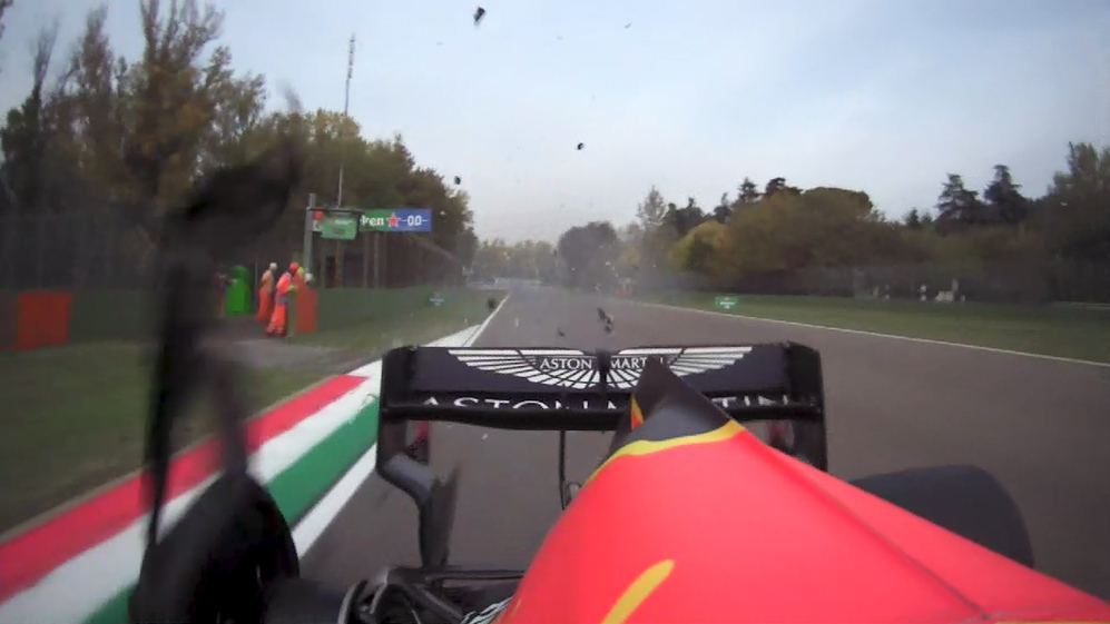 ONBOARD: Verstappen's rear tyre explosion