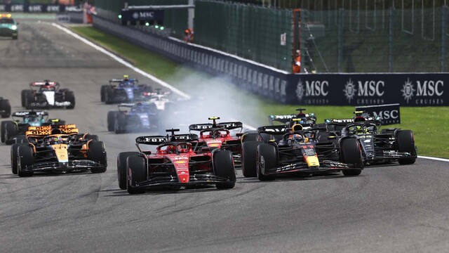 Jolyon Palmer's Analysis: Sainz and Piastri's Turn 1 Tussle | Workday