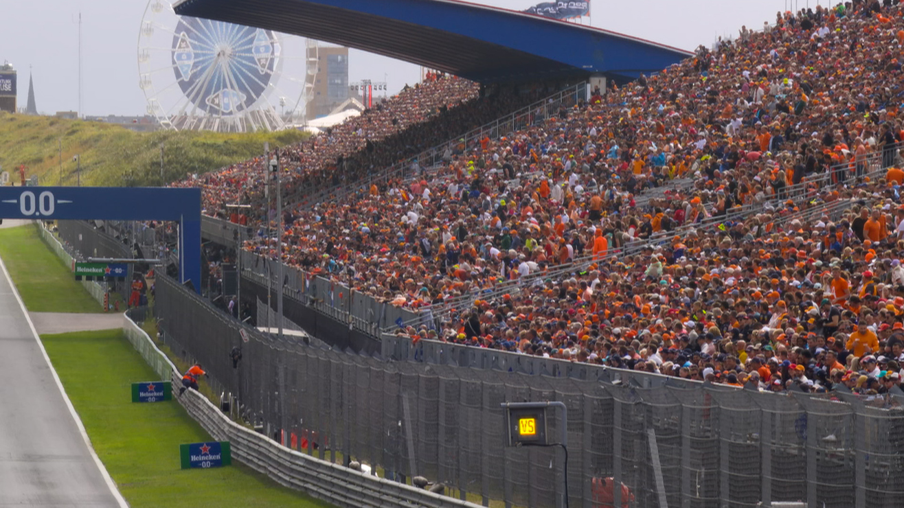 2025 Dutch Grand Prix: Marshal earns cheers from the crowd for removing ...